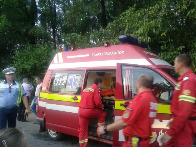 GHINION LA TRAVERSARE - Femeie de 75 de ani, lovită de o mașină la ... GHINION LA TRAVERSARE - Femeie de 75 de ani, lovită de o mașină la ...